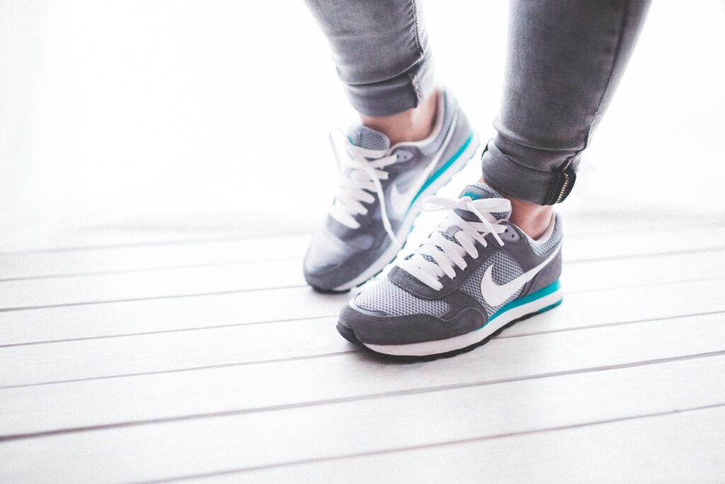 6 Shoe Lacing Hacks To Fix Foot Pain & Make Your Running Shoes More Comfortable | Ascent ...